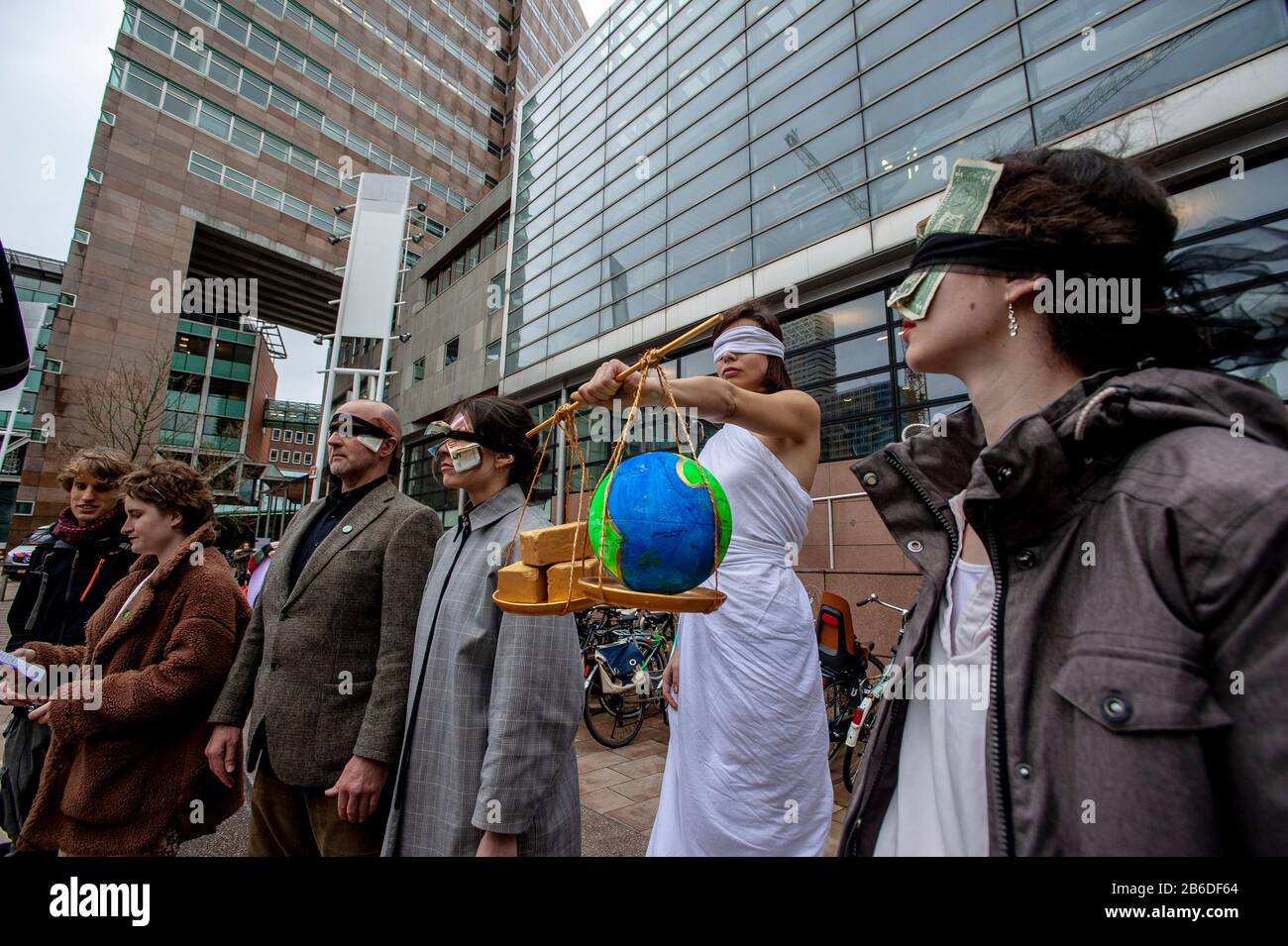 Shell headquarters hague hi-res stock photography and images - Alamy
