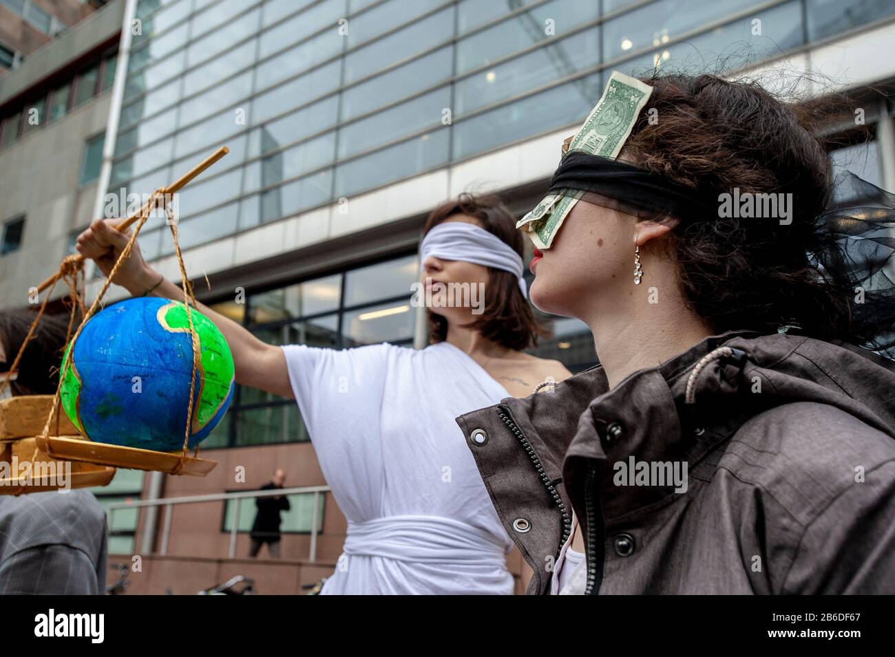 Sandra shells hi-res stock photography and images - Alamy