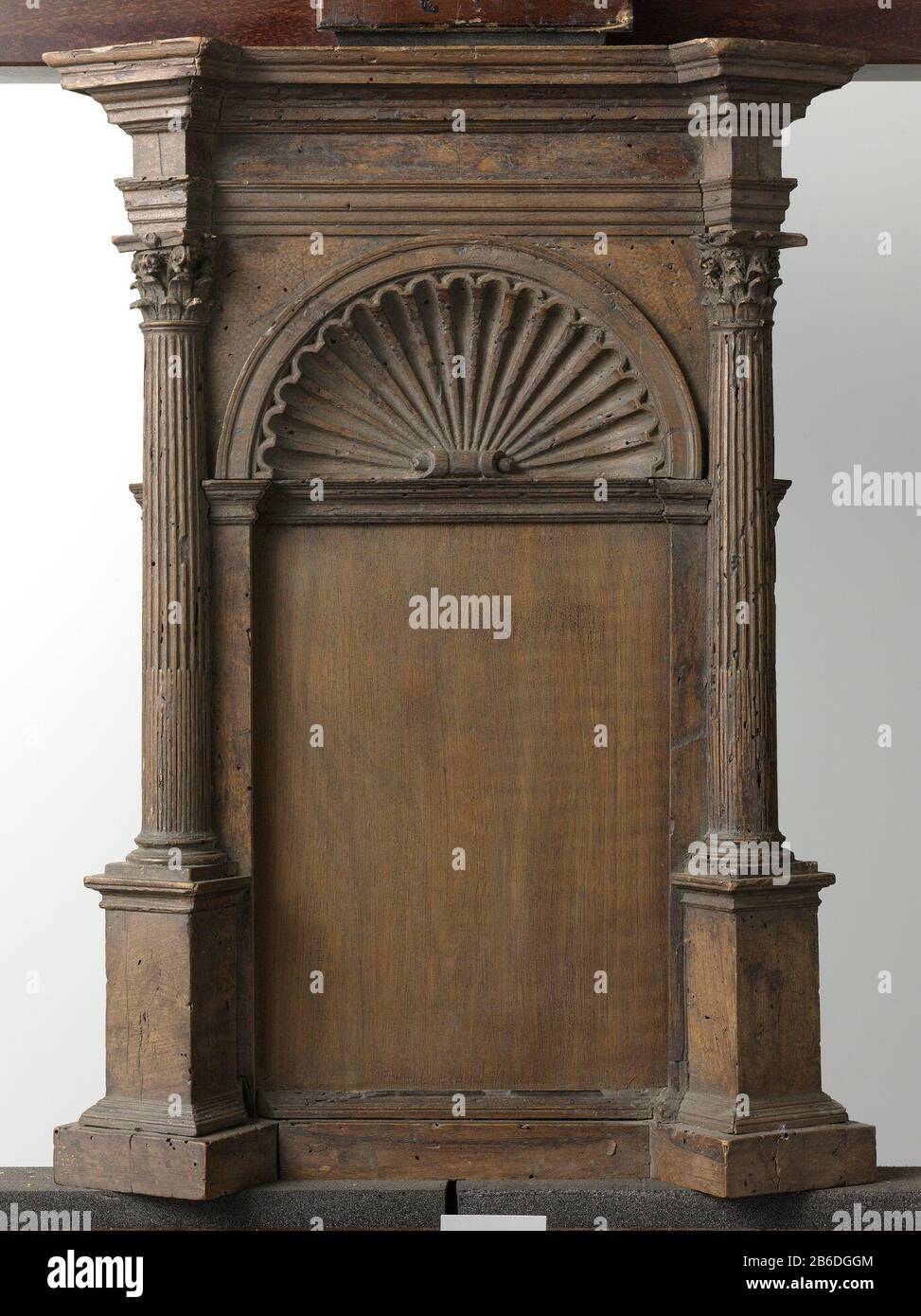 Corinthian pilasters placed diagonally hi-res stock photography and ...
