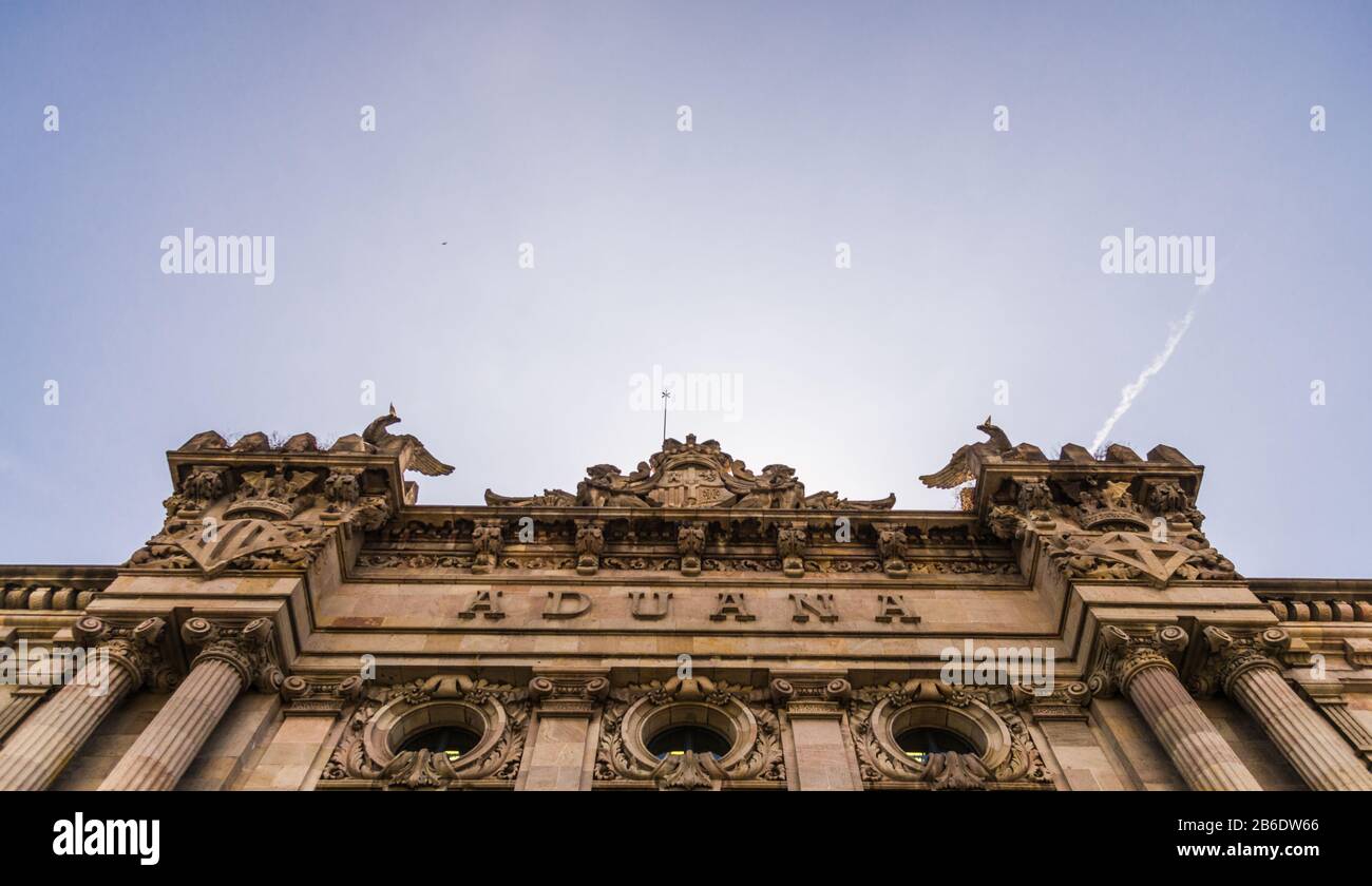 The customs building at the port of barcelona hi-res stock photography ...