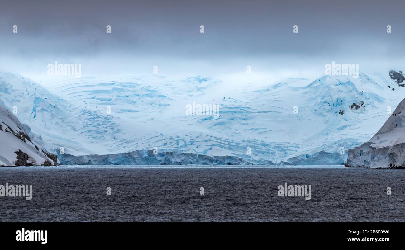 Antarctic landscape with mountains and glaciers Stock Photo - Alamy