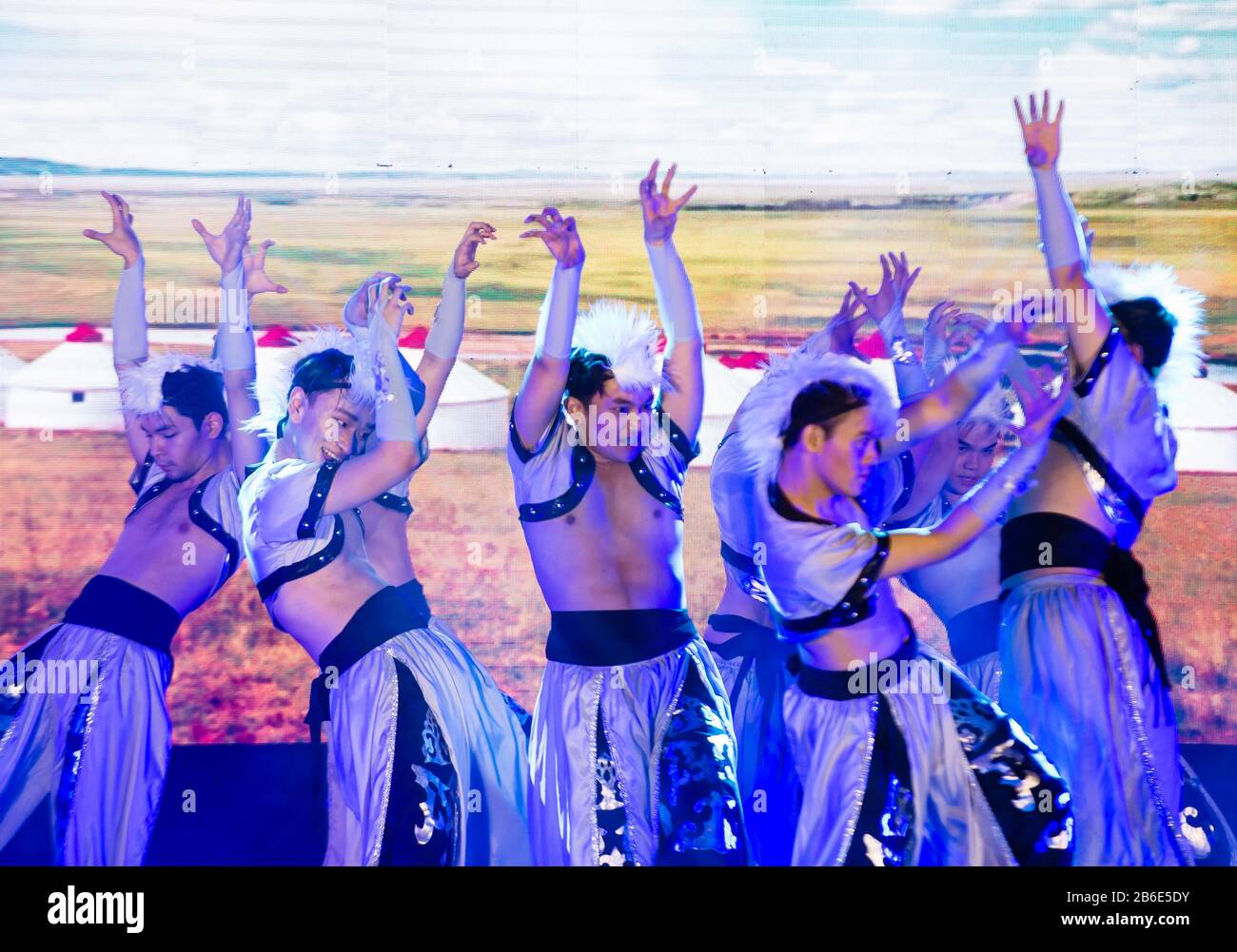 Chinese folk dance in Chinatown Manila the Philippines Stock Photo - Alamy