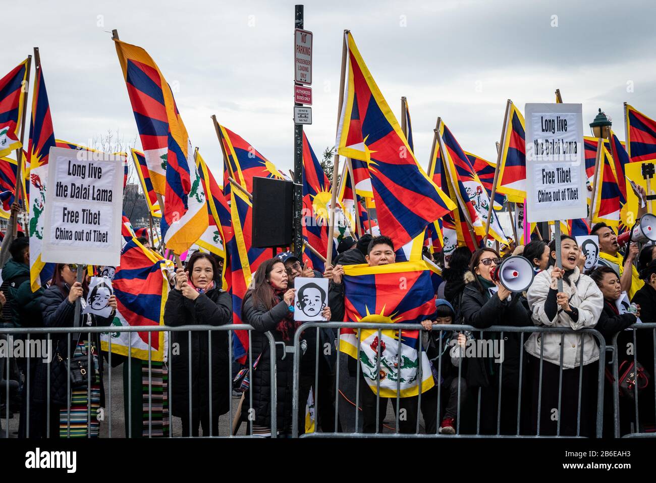 Tibetans commemorate the 1959 Tibetan Uprising against the invasion of ...