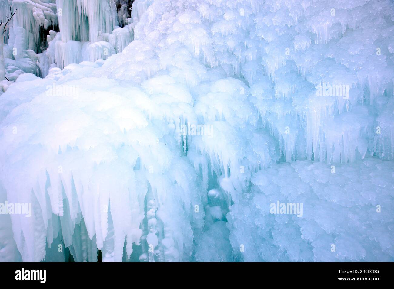 Ice waterfall, Beautiful ice falls in winter Stock Photo - Alamy