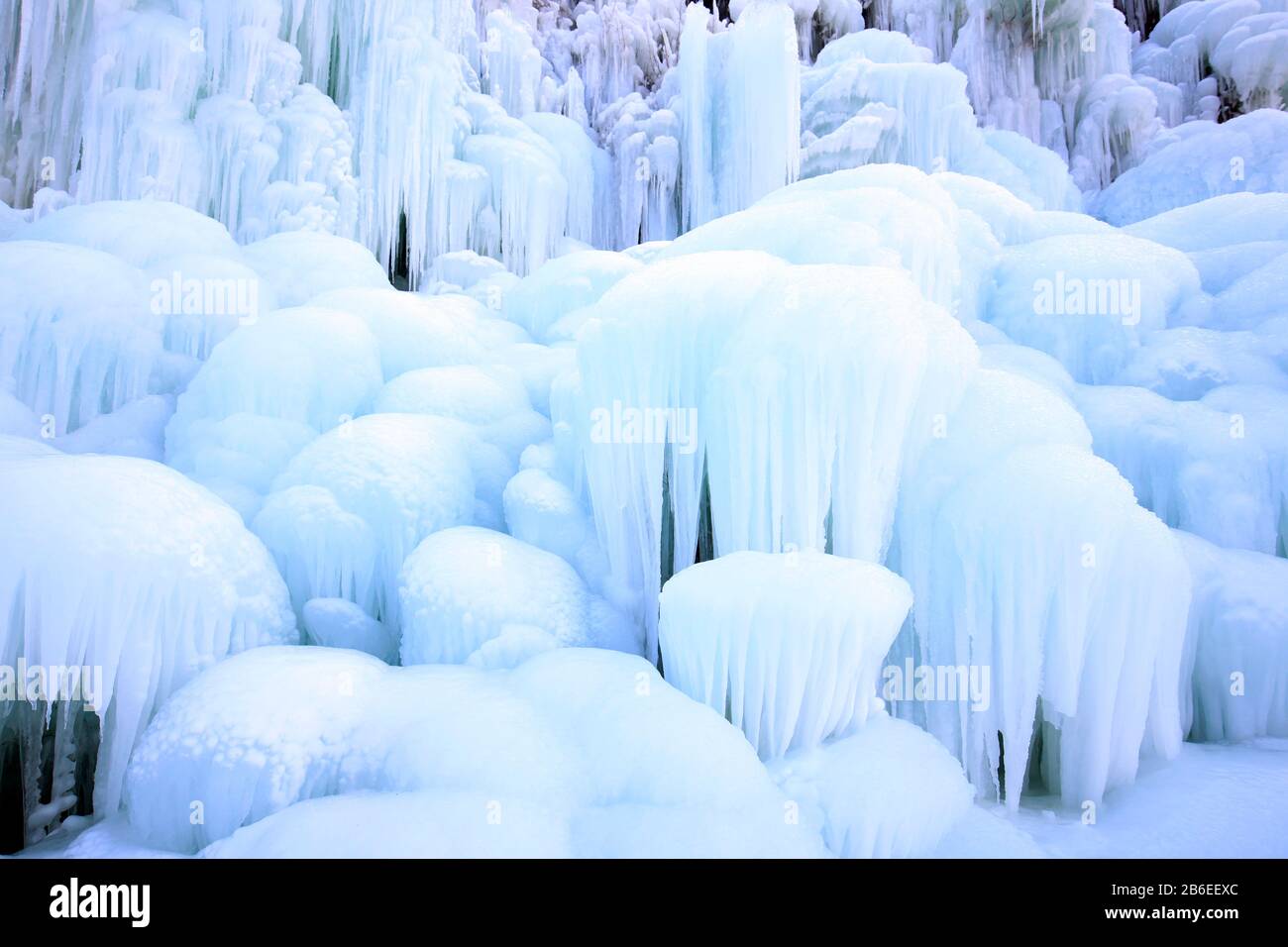 Ice waterfall, Beautiful ice falls in winter Stock Photo - Alamy