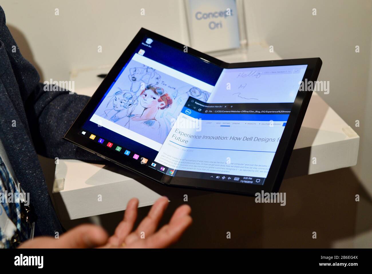 Tablet computer dell hi-res stock photography and images - Alamy