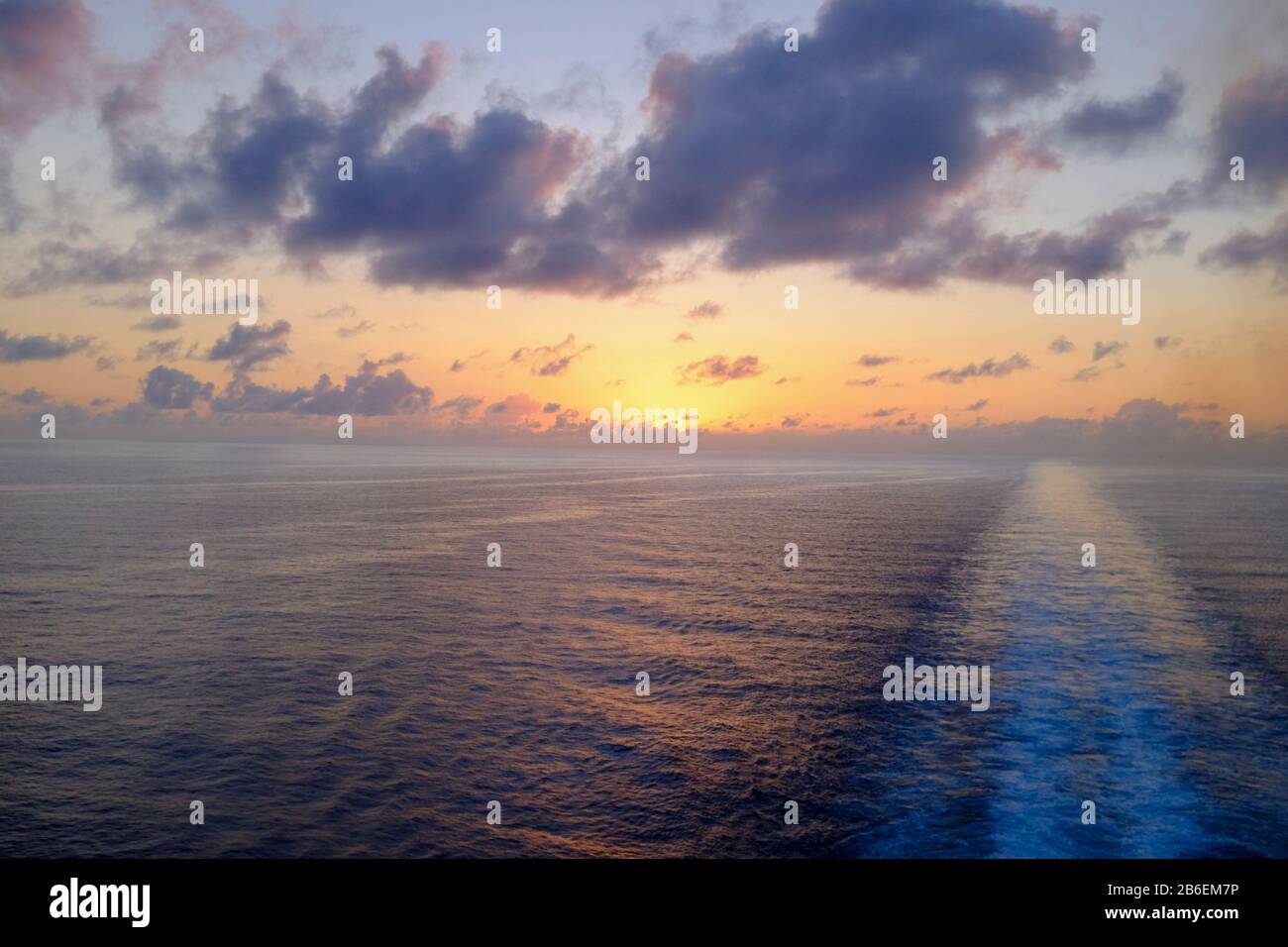 Ocean at peace hi-res stock photography and images - Alamy
