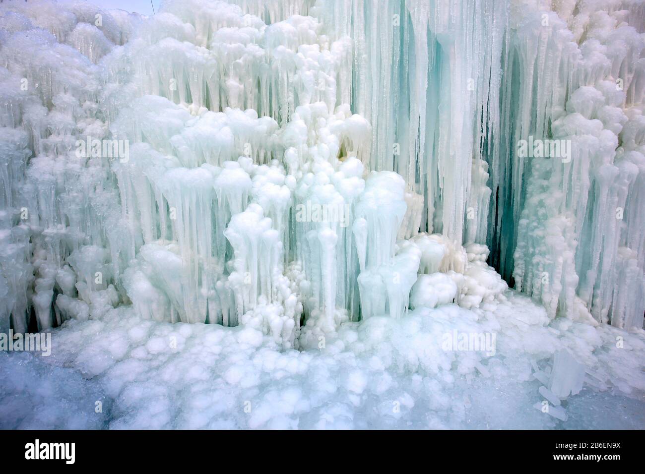 Ice waterfall, Beautiful ice falls in winter Stock Photo - Alamy