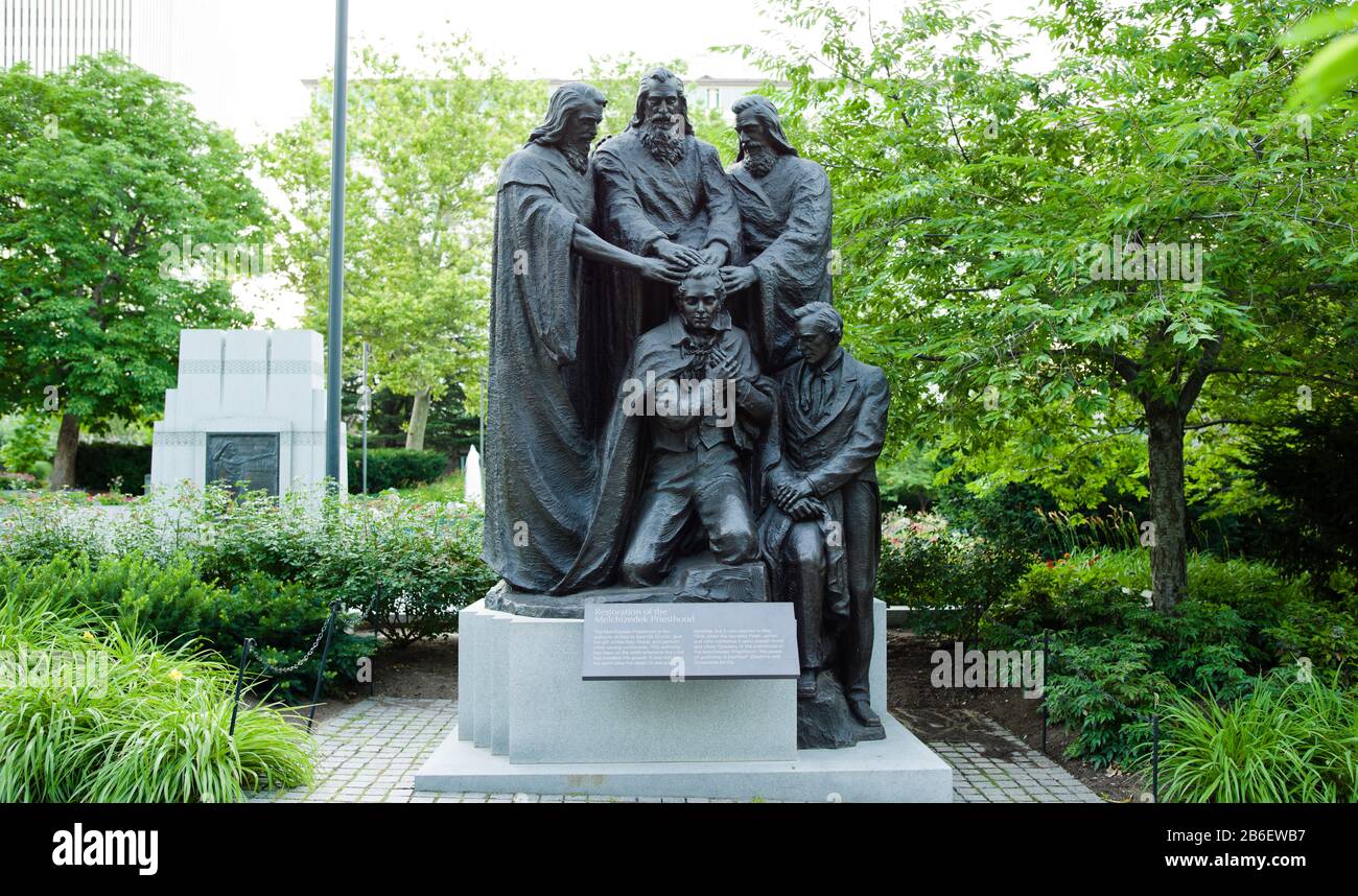 Statue of Restoration of the Melchizedek Priesthood, Temple Square ...