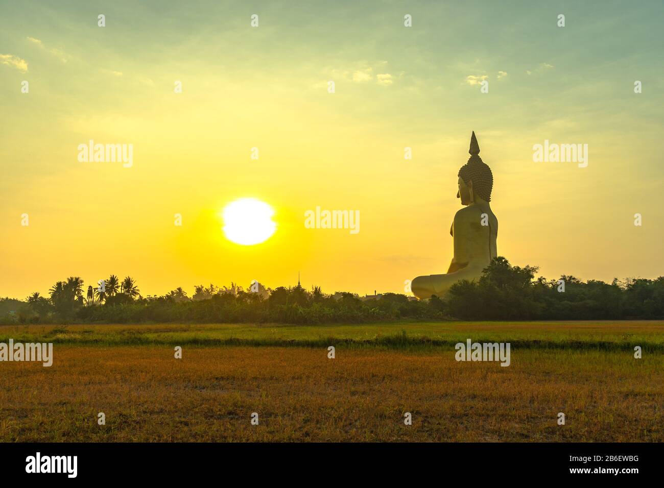 Great buddha wat muang monastery hi-res stock photography and images ...