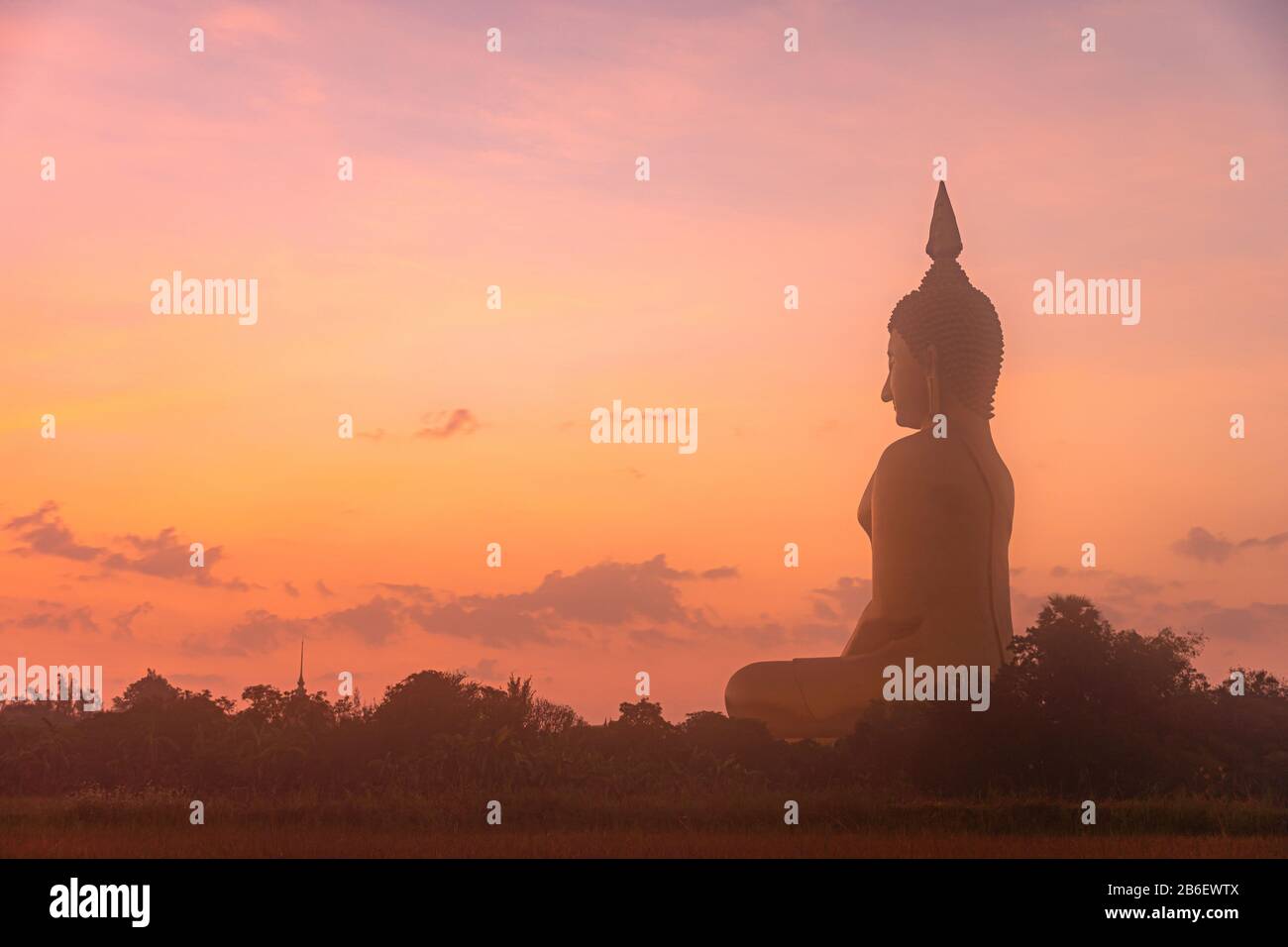 The great buddha wat muang monastery hi-res stock photography and ...