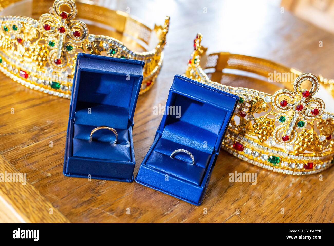 Wedding rings pair marriage symbols hi-res stock photography and images ...