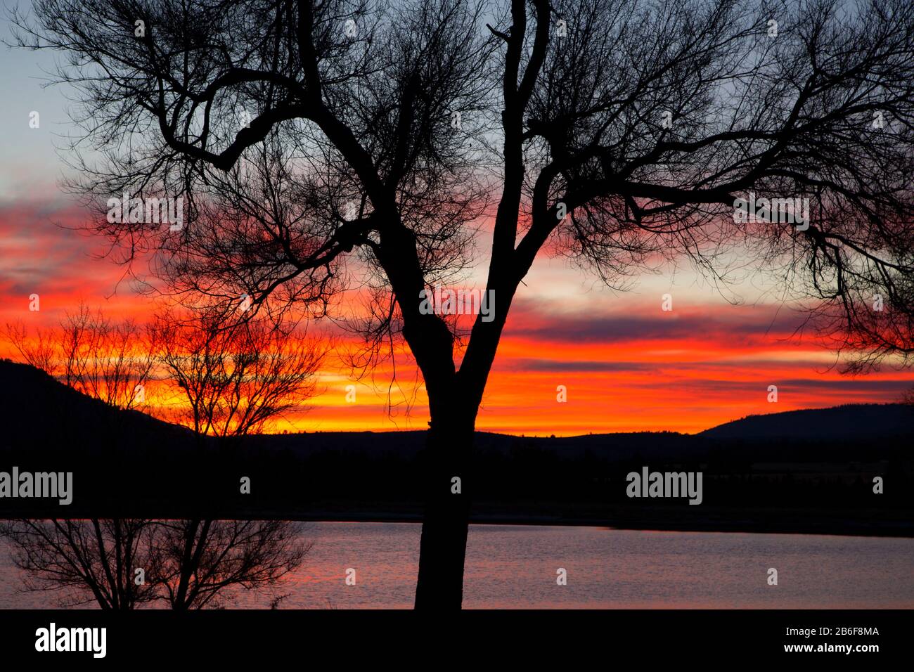 Haystack Reservoir sunrise, Crooked River National Grassland, Oregon ...