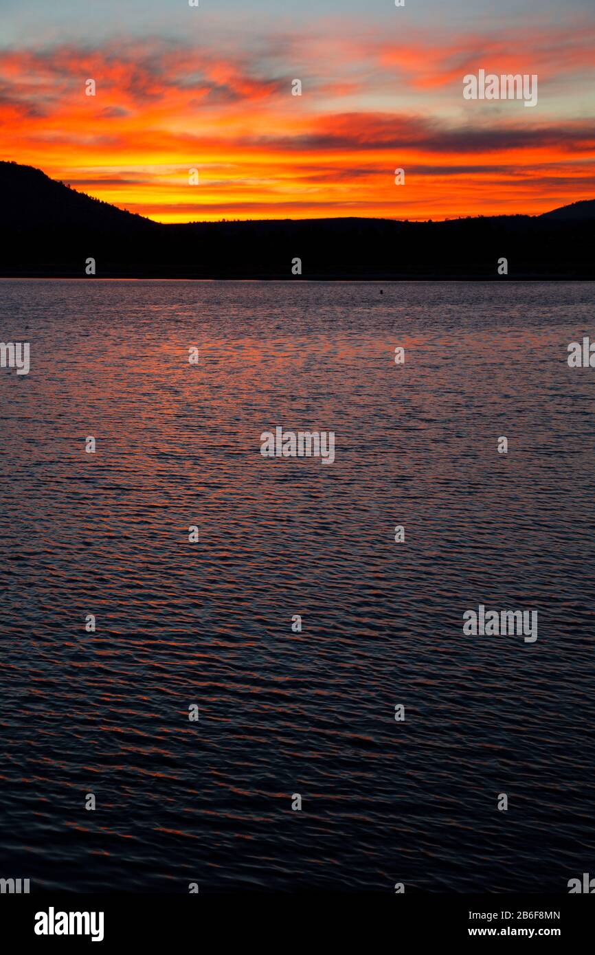 Haystack Reservoir sunrise, Crooked River National Grassland, Oregon ...
