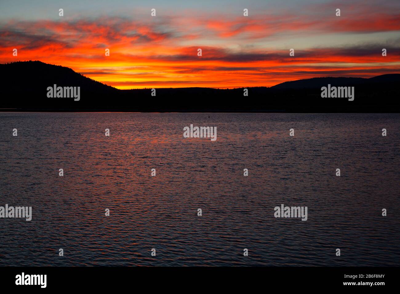 Haystack Reservoir sunrise, Crooked River National Grassland, Oregon ...