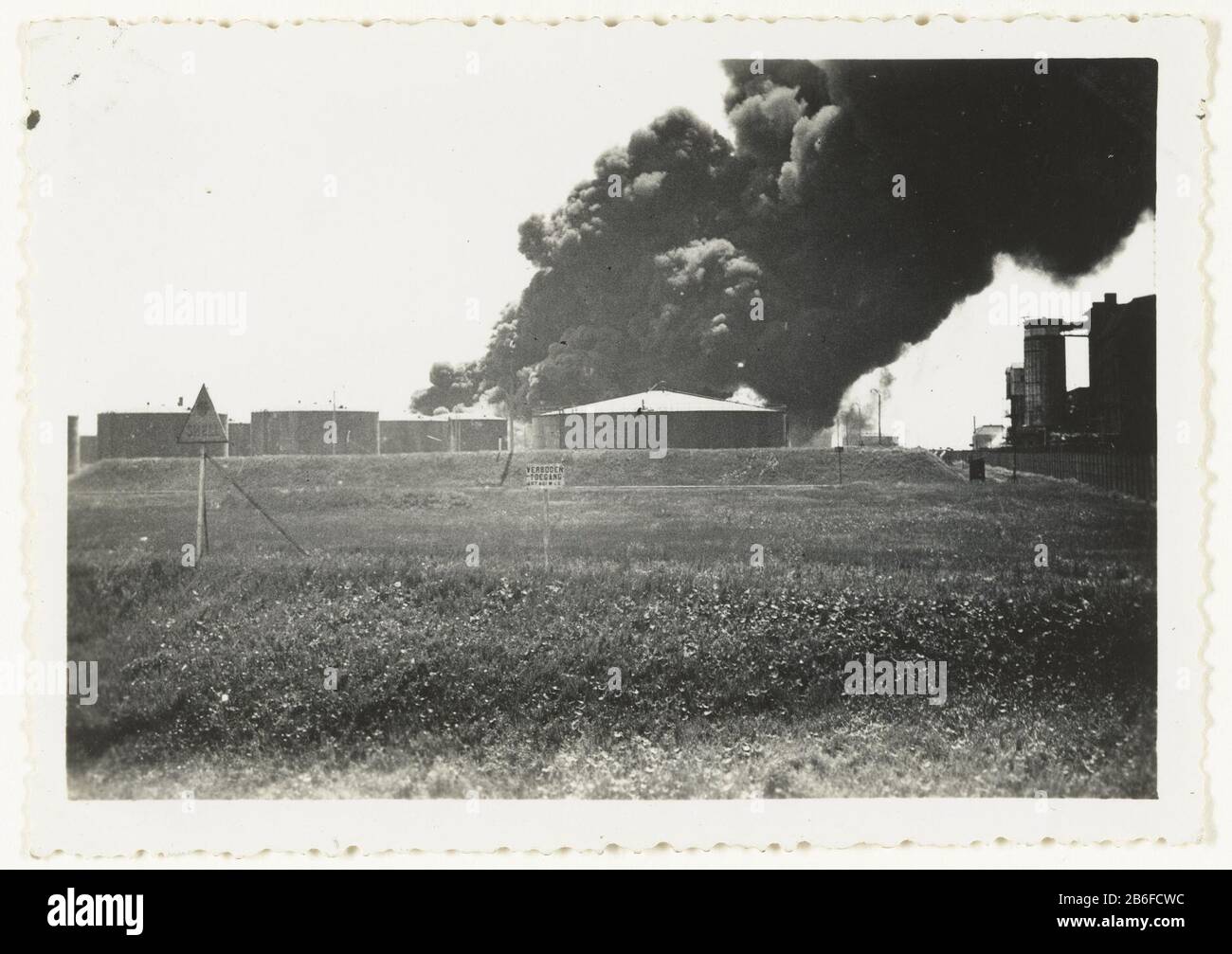 Burning oil tanks of Shell in May 1940 Burning oil tanks of Shell ...