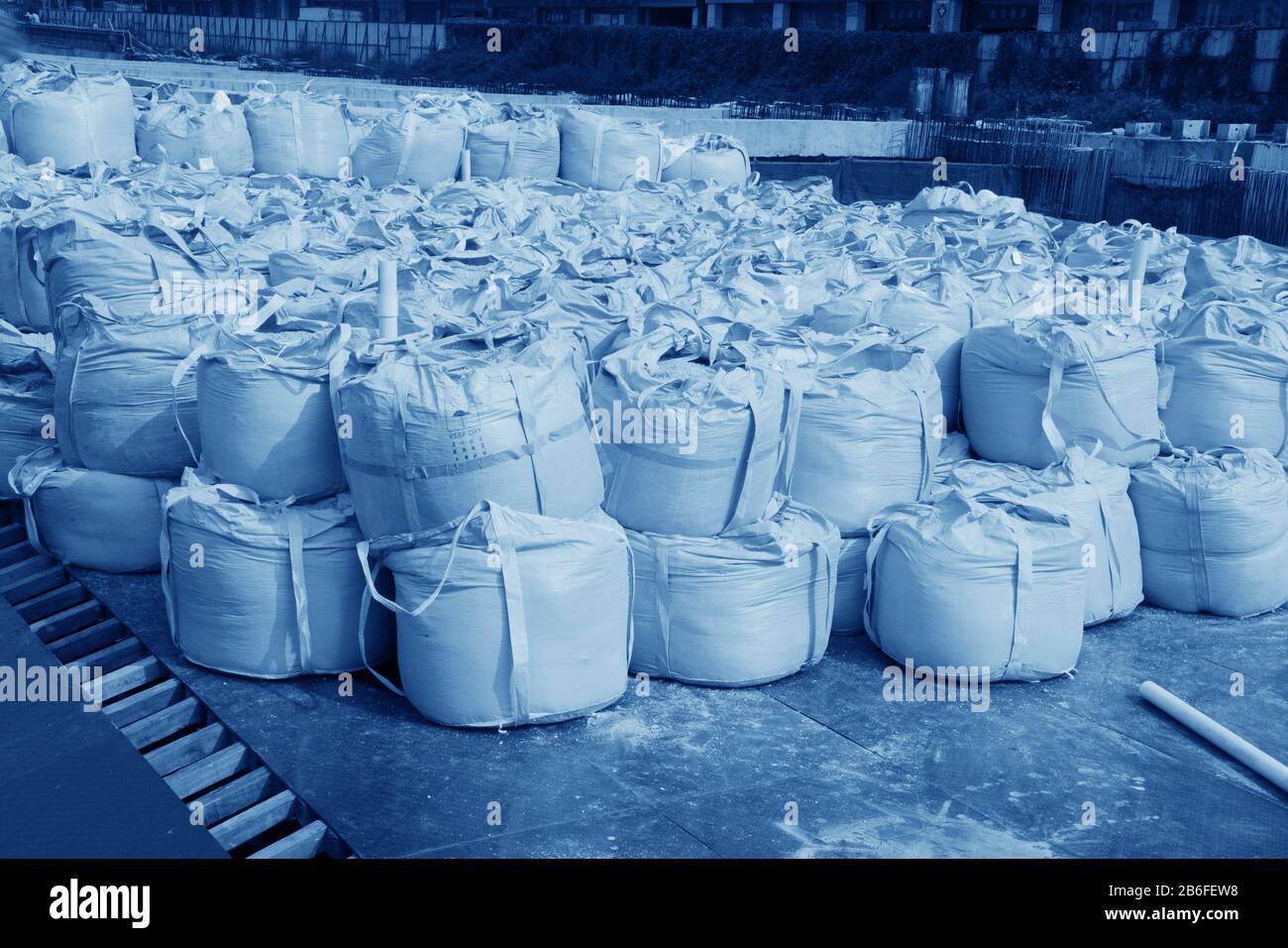 Cement bag hi-res stock photography and images - Alamy