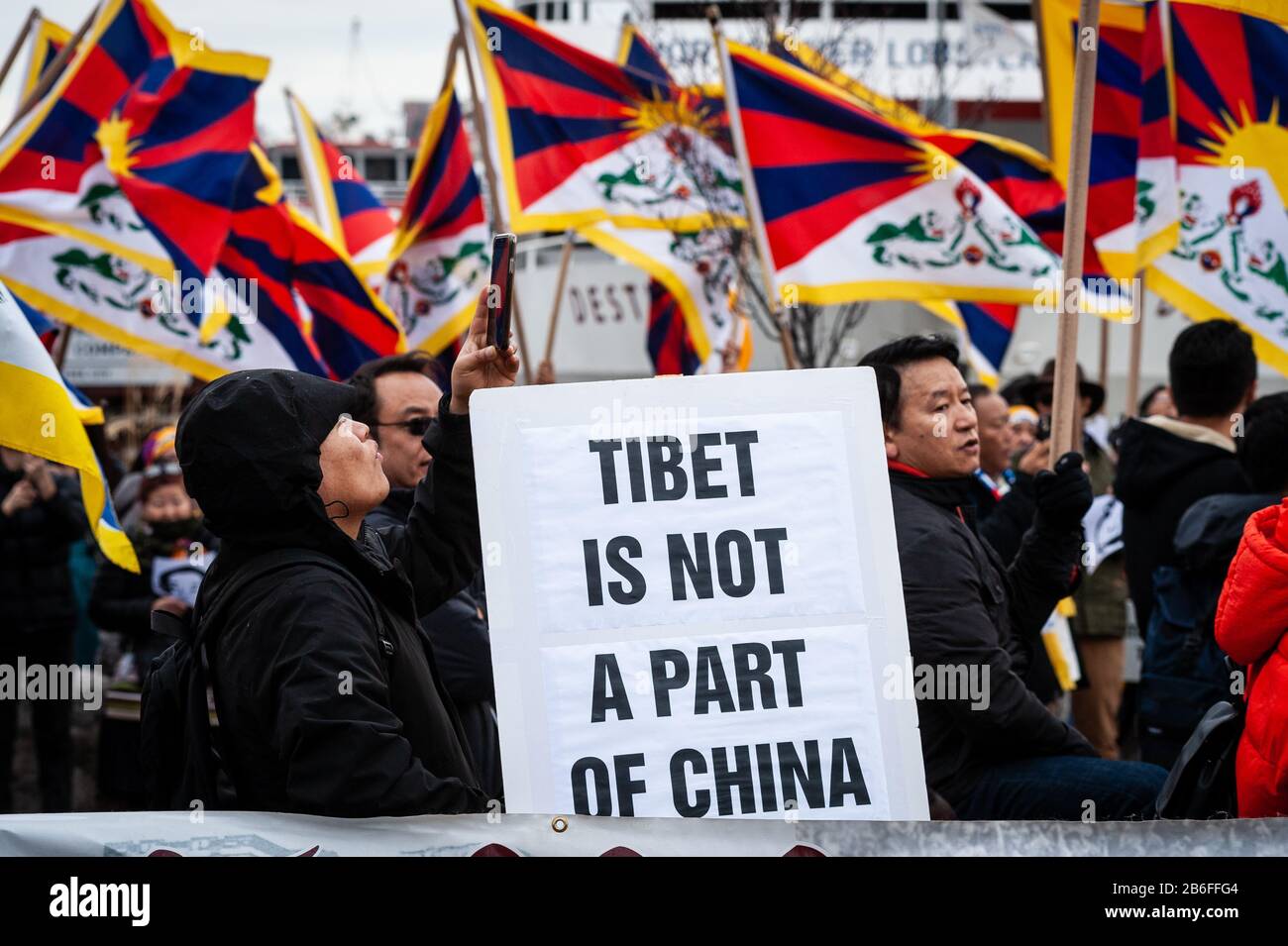 Chinese invasion tibet hi-res stock photography and images - Alamy