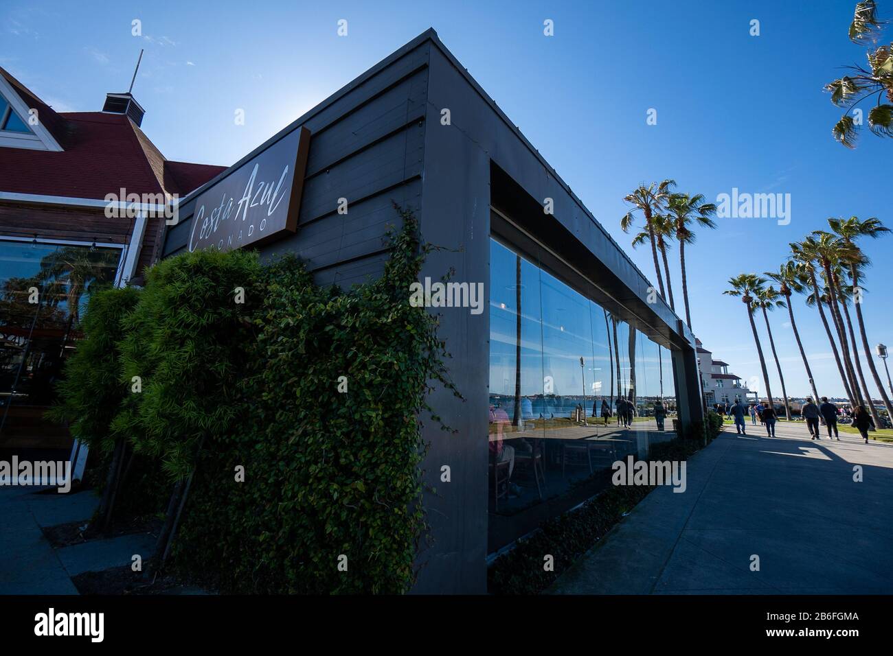 Sharp building hi-res stock photography and images - Alamy