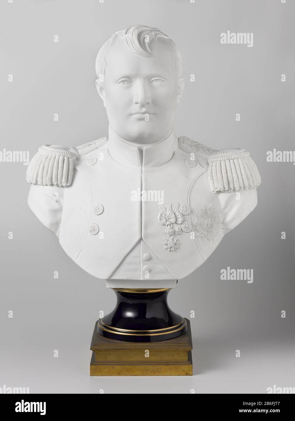 Bust of biscuit, depicting Napoleon Bonaparte Busteportret in biscuit ...
