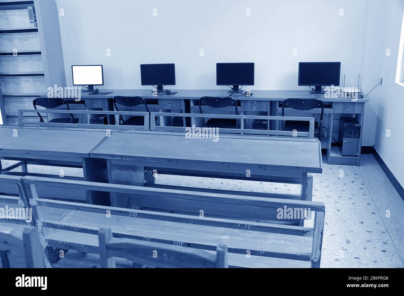 Computer lab classroom hi-res stock photography and images - Alamy