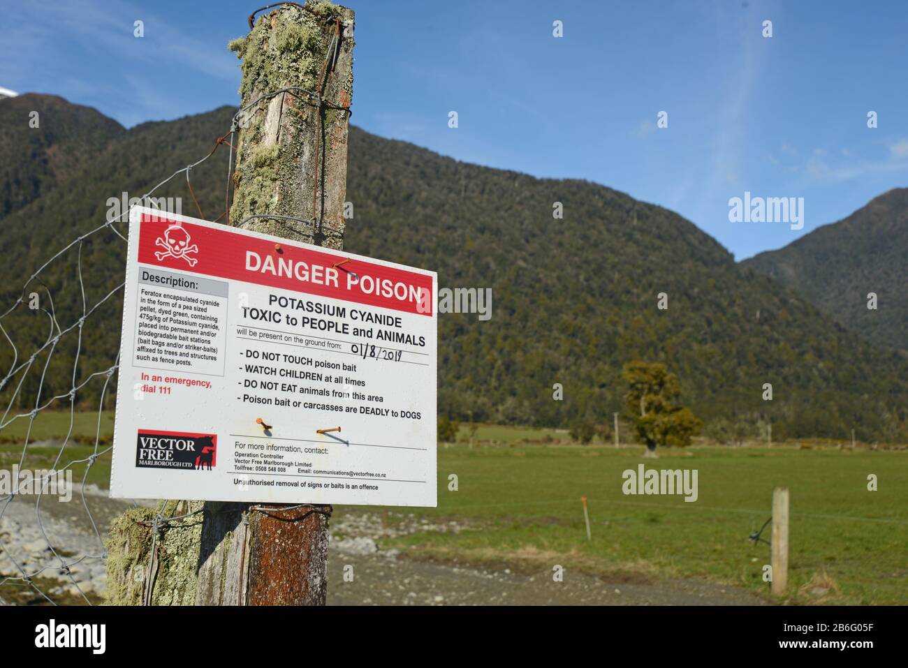 Possum poison sign hi-res stock photography and images - Alamy