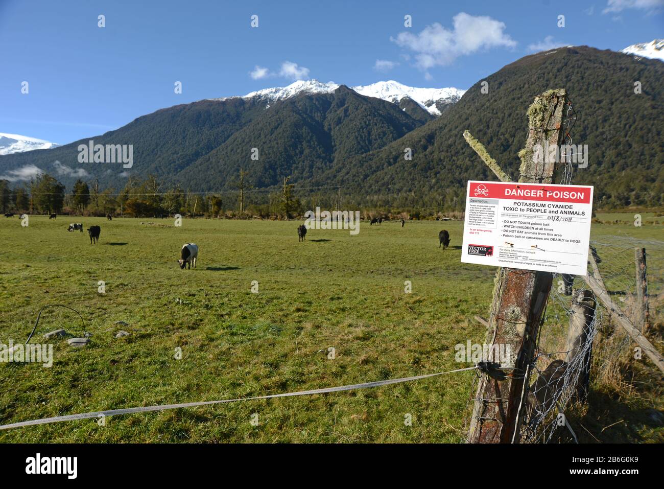 1080 poison sign hi-res stock photography and images - Alamy