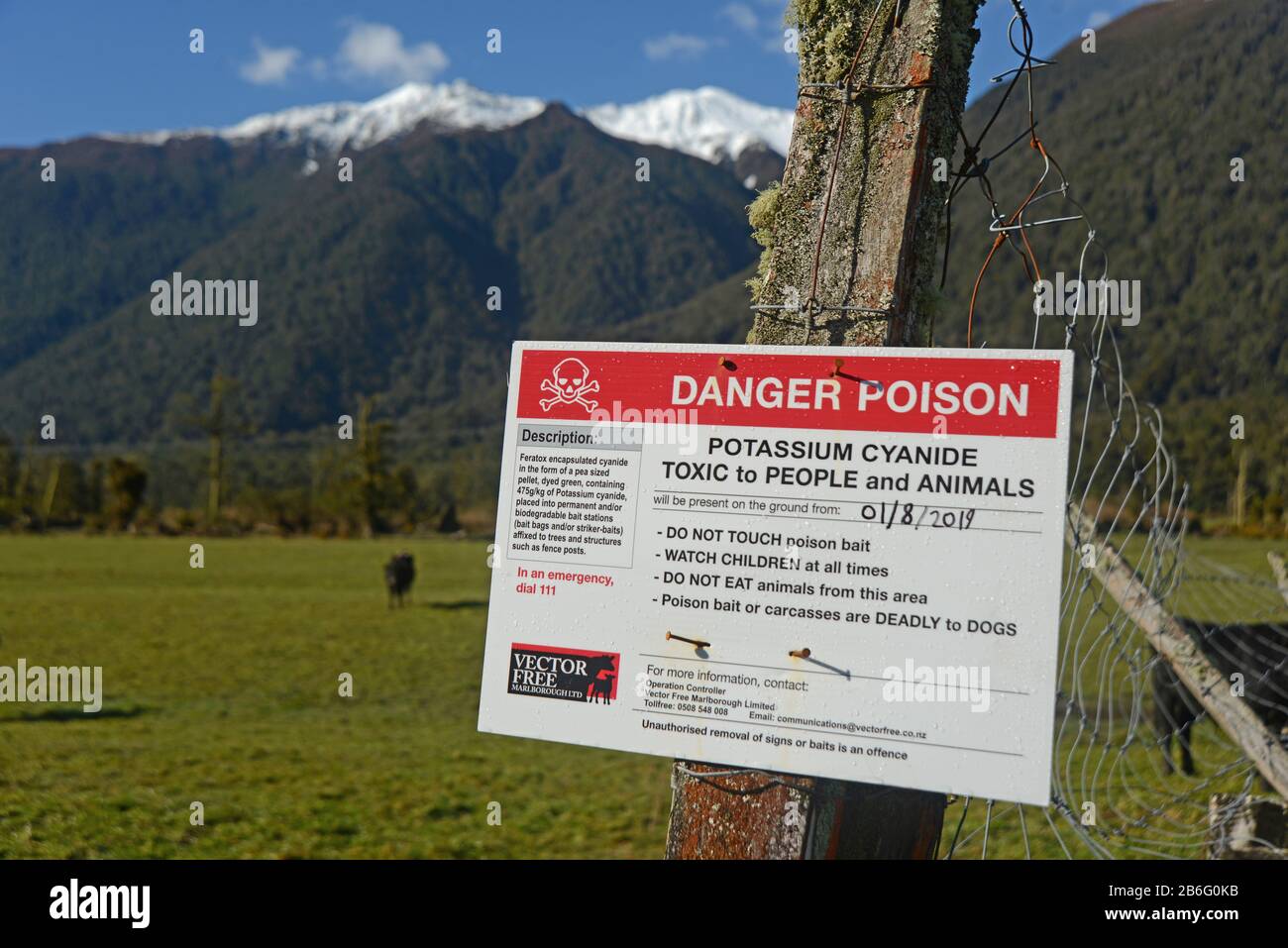 Possum poison sign hi-res stock photography and images - Alamy