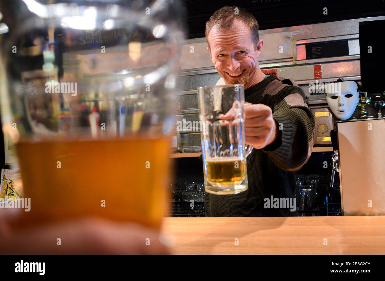 Old man smiley face hi-res stock photography and images - Alamy