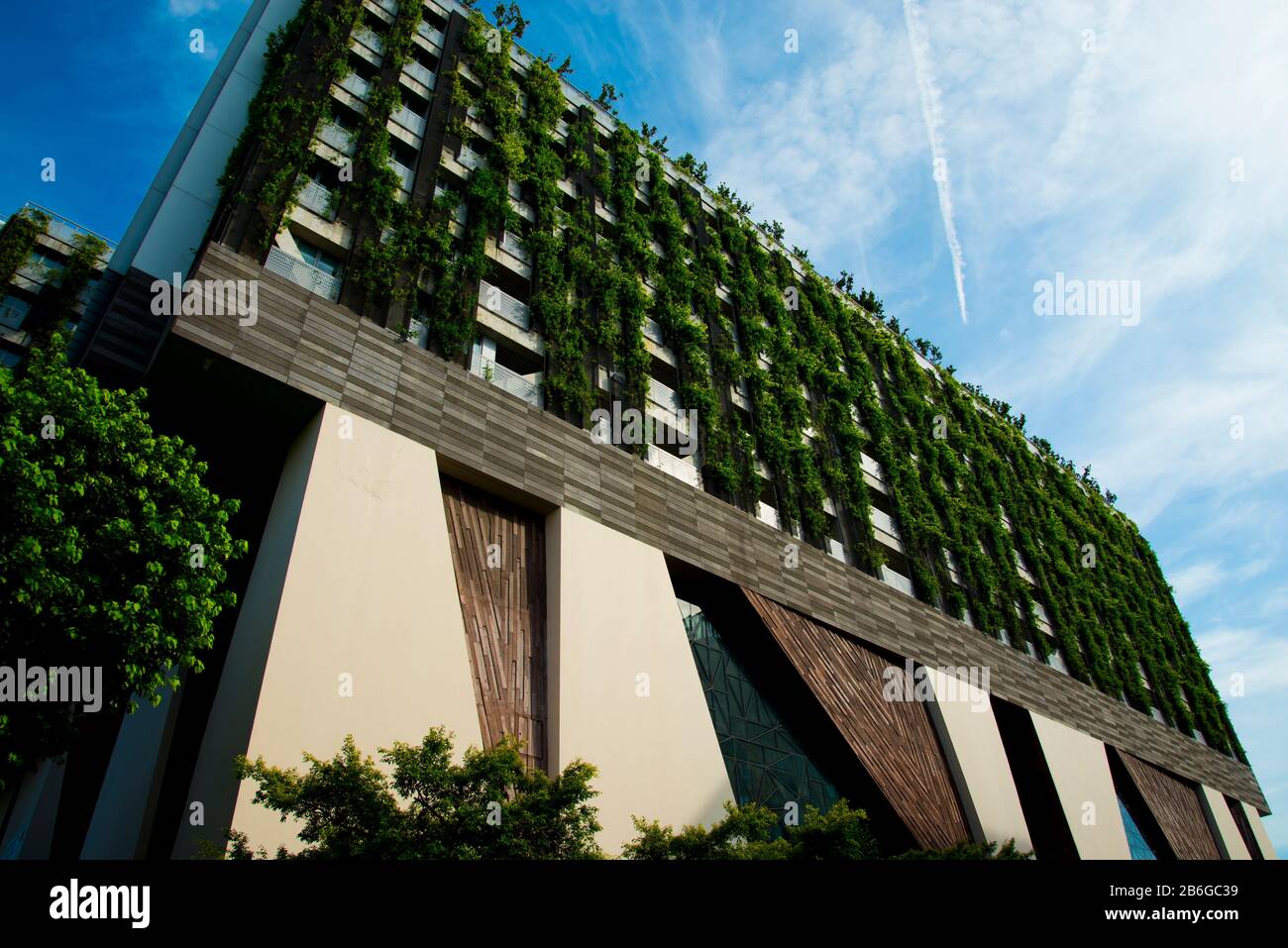 Eco building hi-res stock photography and images - Alamy