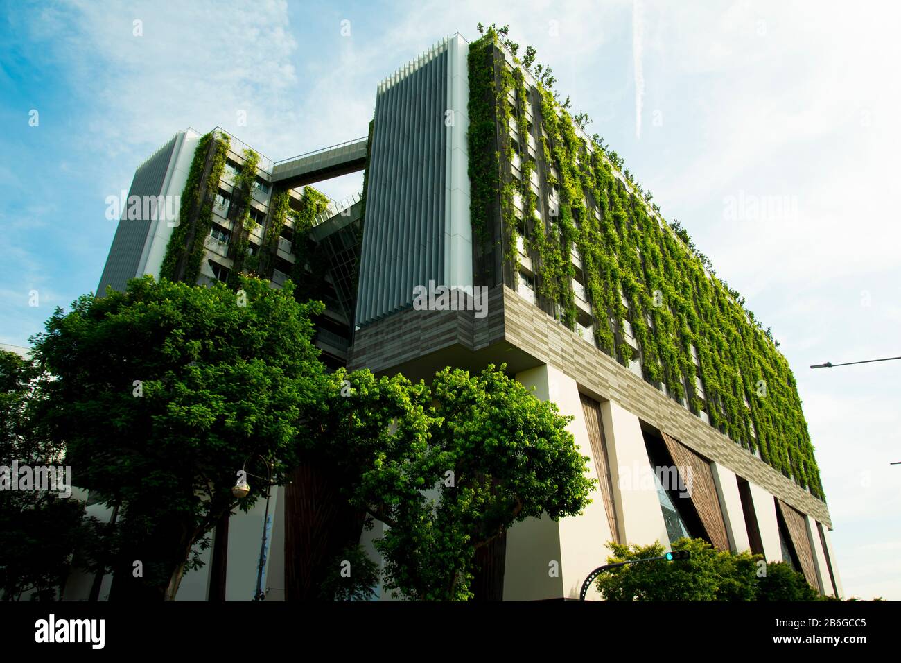 Eco building hi-res stock photography and images - Alamy