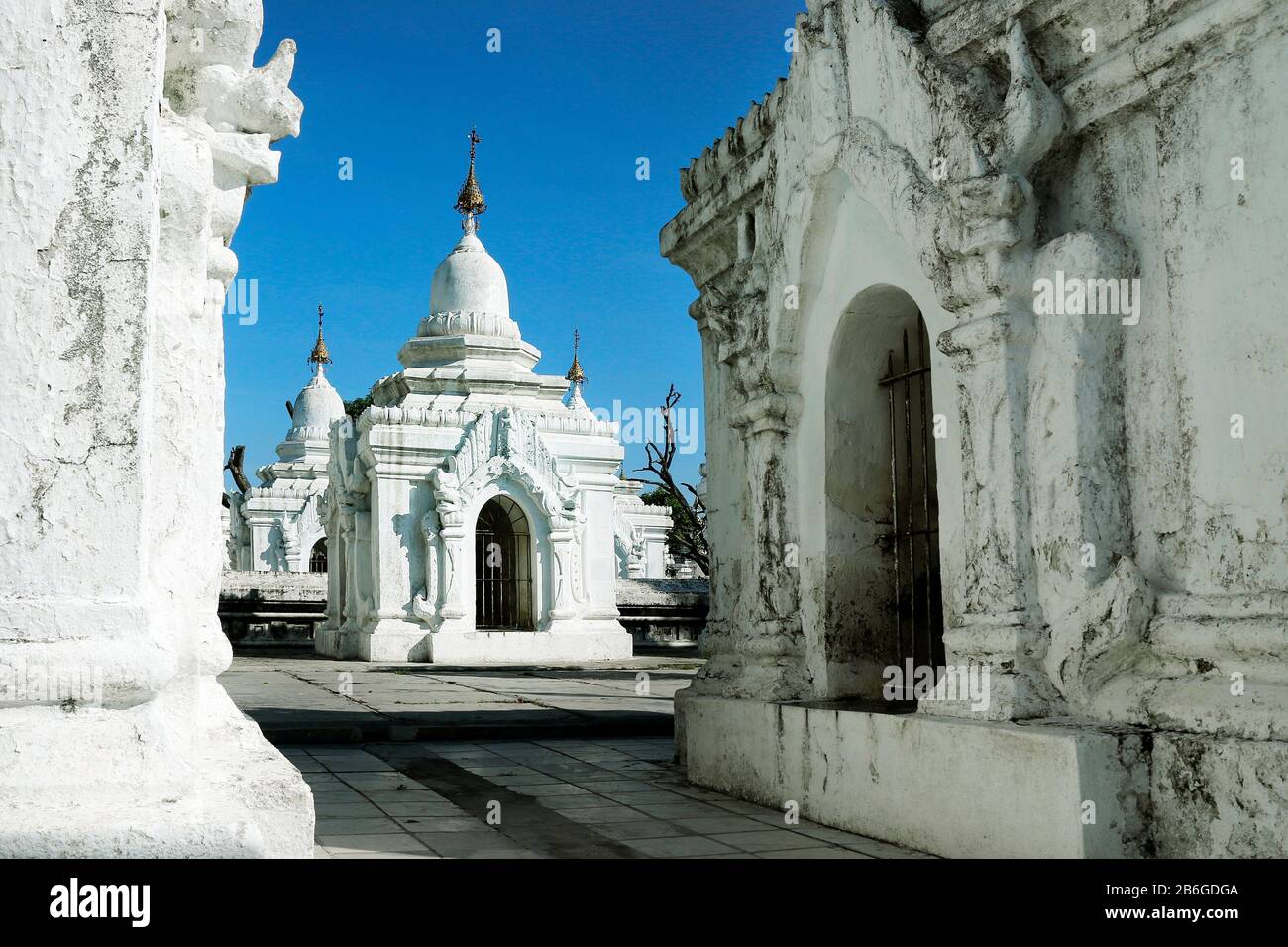 buddhist stupa in temple in myanmar Stock Photo - Alamy