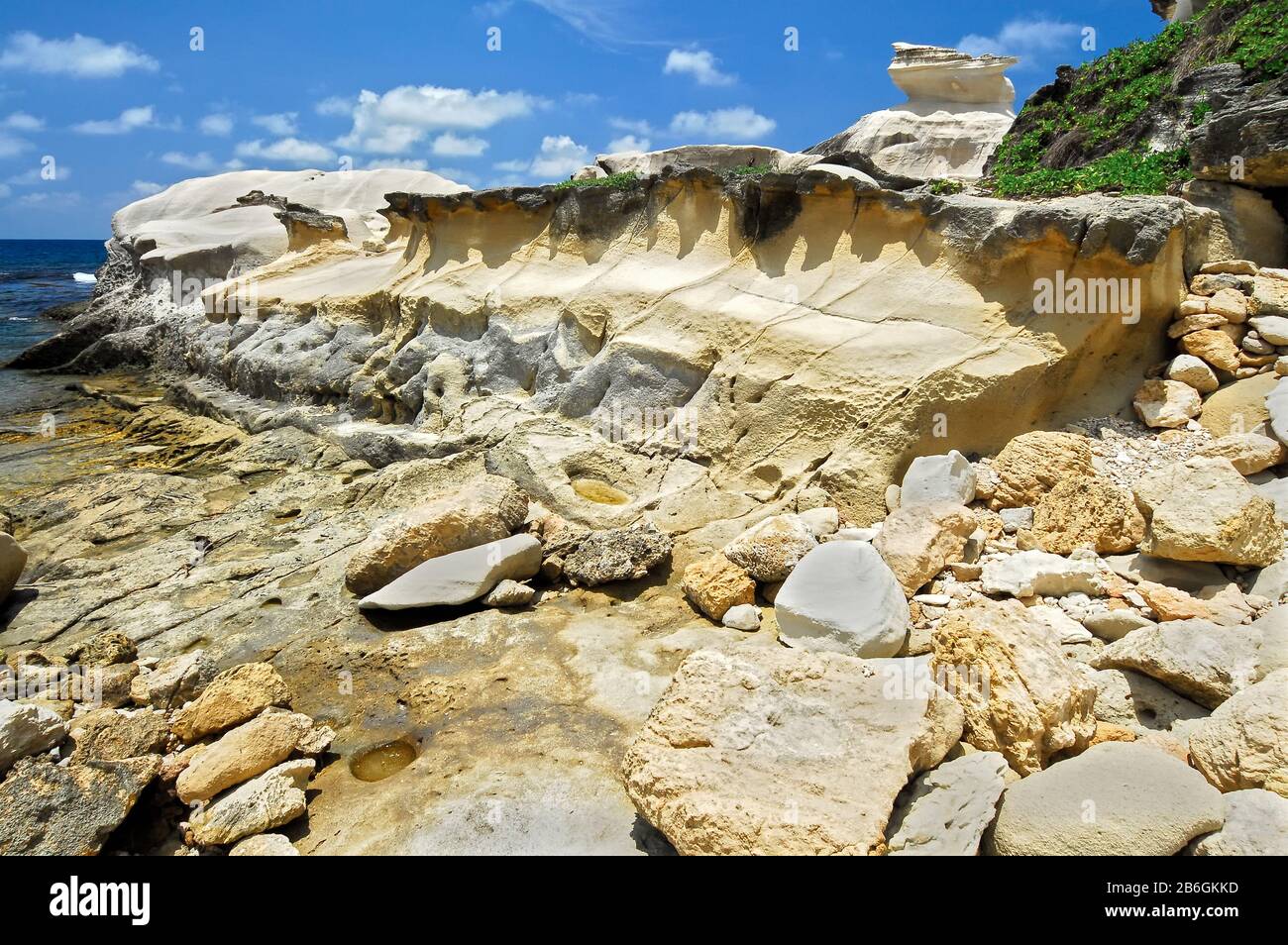 Scenic low-angle view of Capurpuraoan Rocks, also Kapurpurawan Rock ...