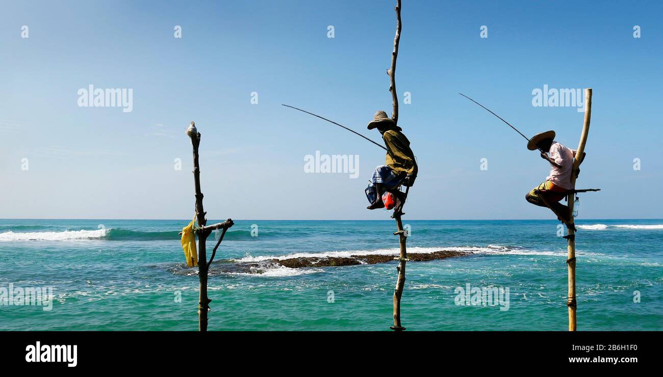 Stick fishing on koggala beach hi-res stock photography and images - Alamy