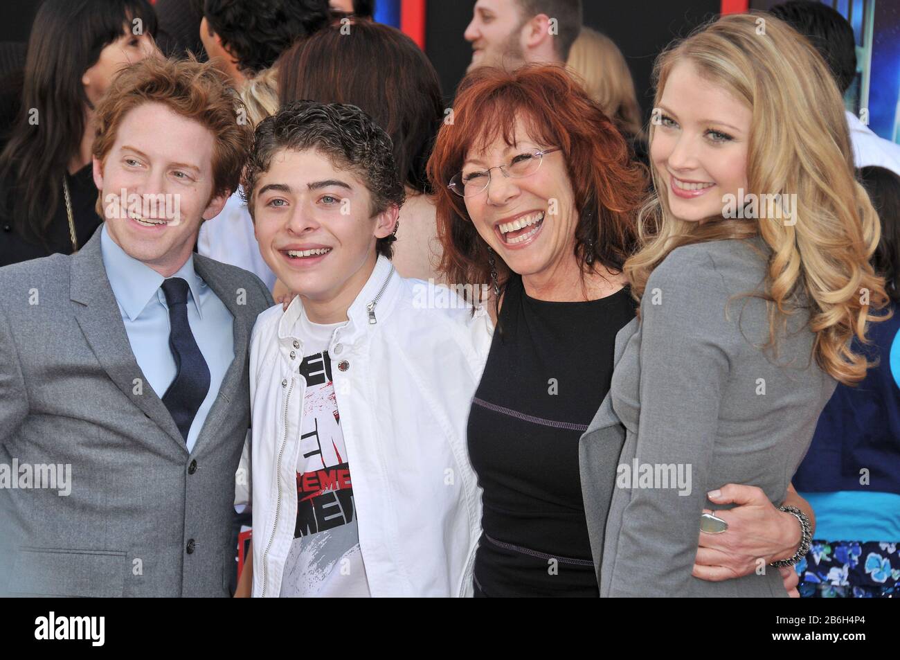 Seth Green, Ryan Ochoa, Mindy Sterling and Elisabeth Harnois at the ...