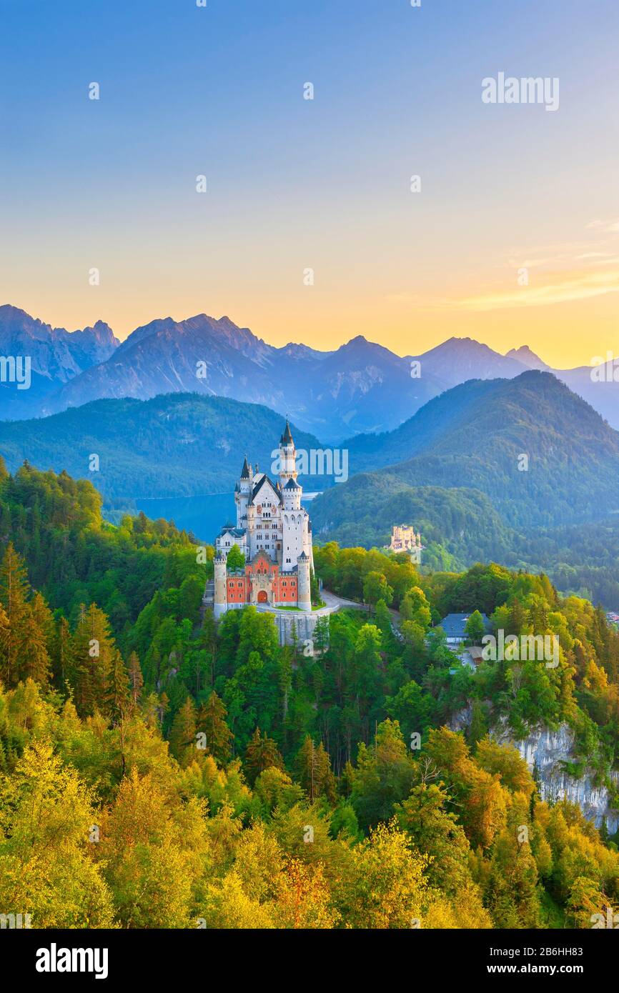 Neuschwanstein Castle, near Fuessen, Ostallgaeu, Allgaeu, Bavaria ...
