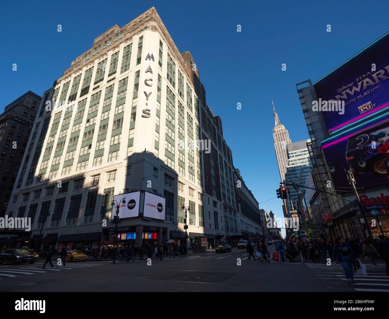 Macys 34th street store hi-res stock photography and images - Alamy