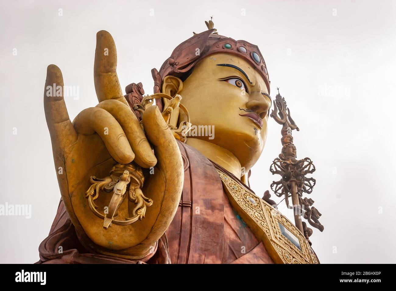 Guru statue hi-res stock photography and images - Alamy