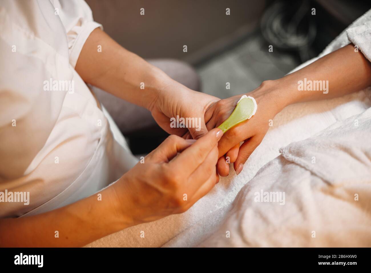 Spa worker hi-res stock photography and images - Alamy