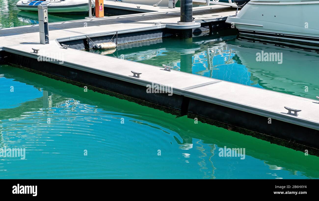 Pontoon Mooring High Resolution Stock Photography and Images - Alamy