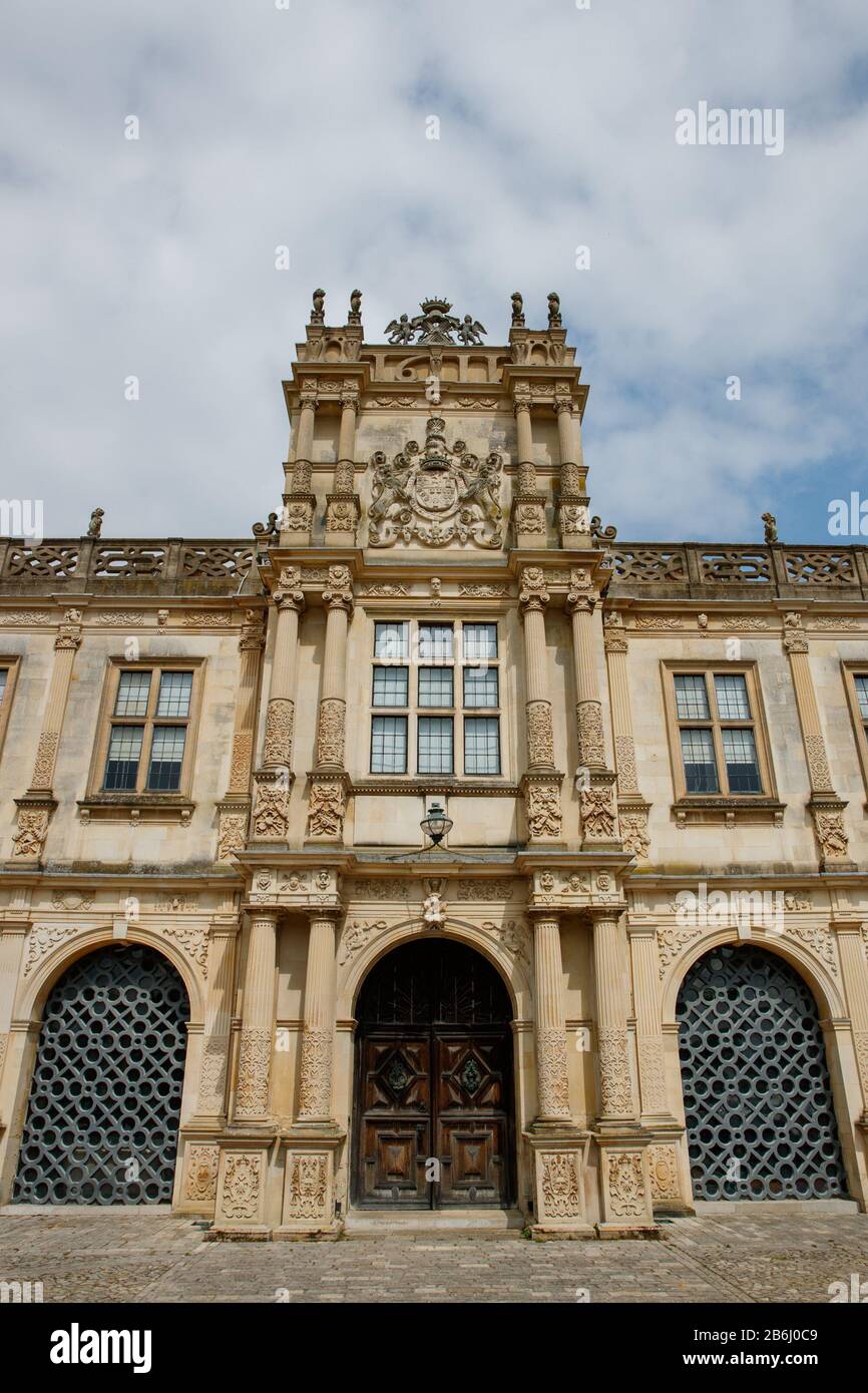 Highclere Castle exterior Stock Photo - Alamy