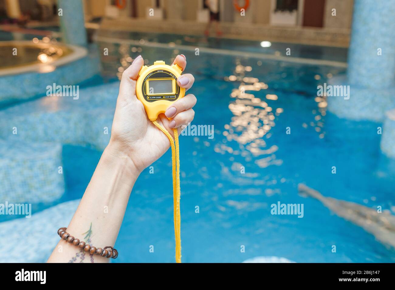 Pool watch wet hi-res stock photography and images - Alamy