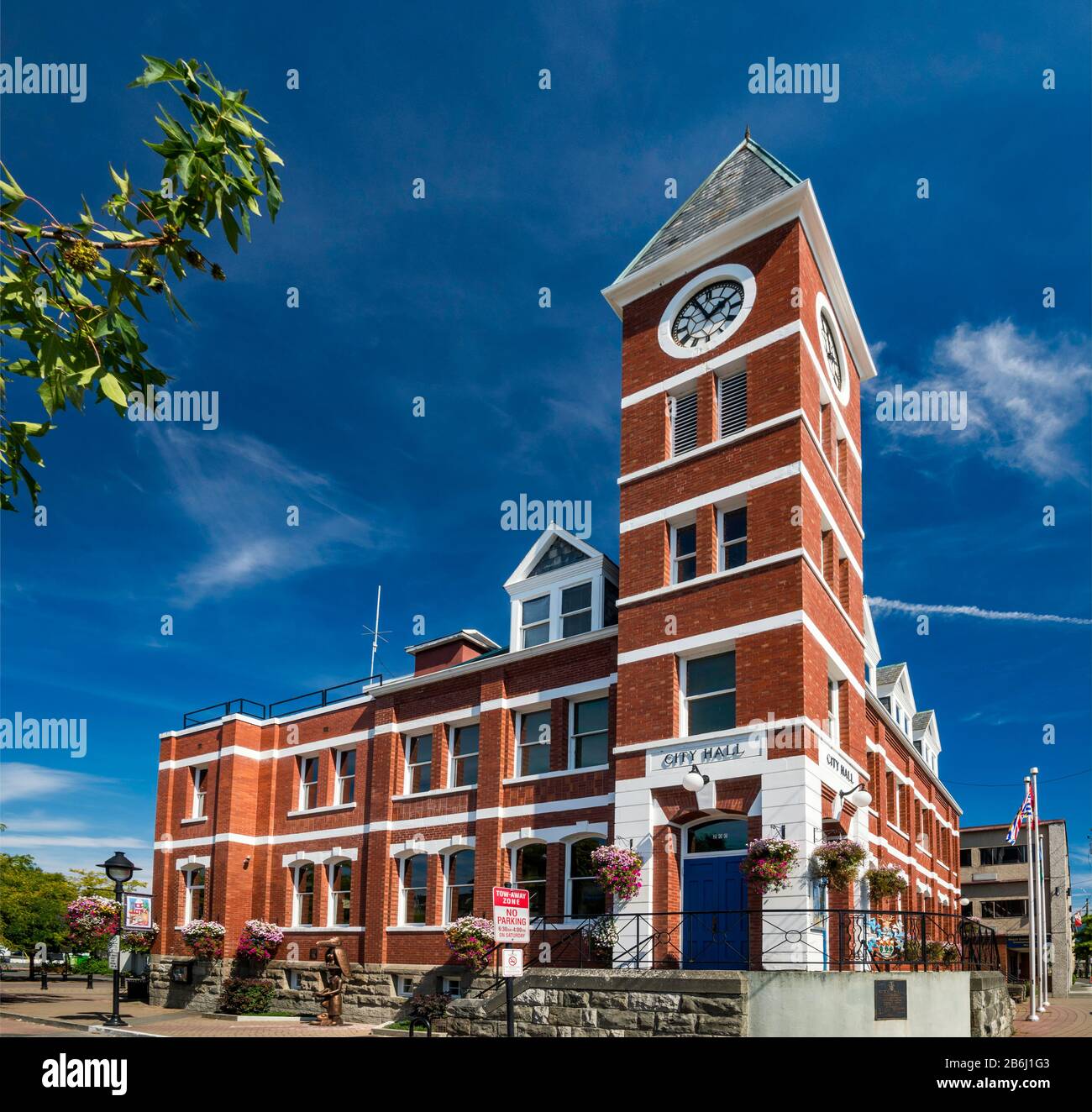 Duncan city hall hi-res stock photography and images - Alamy