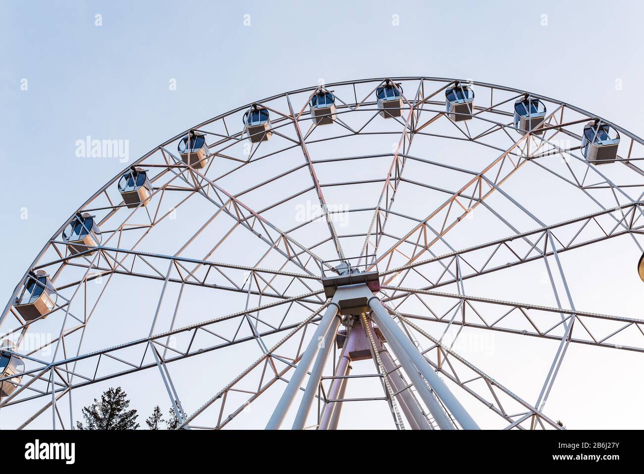 Modern ferris wheel hi-res stock photography and images - Alamy
