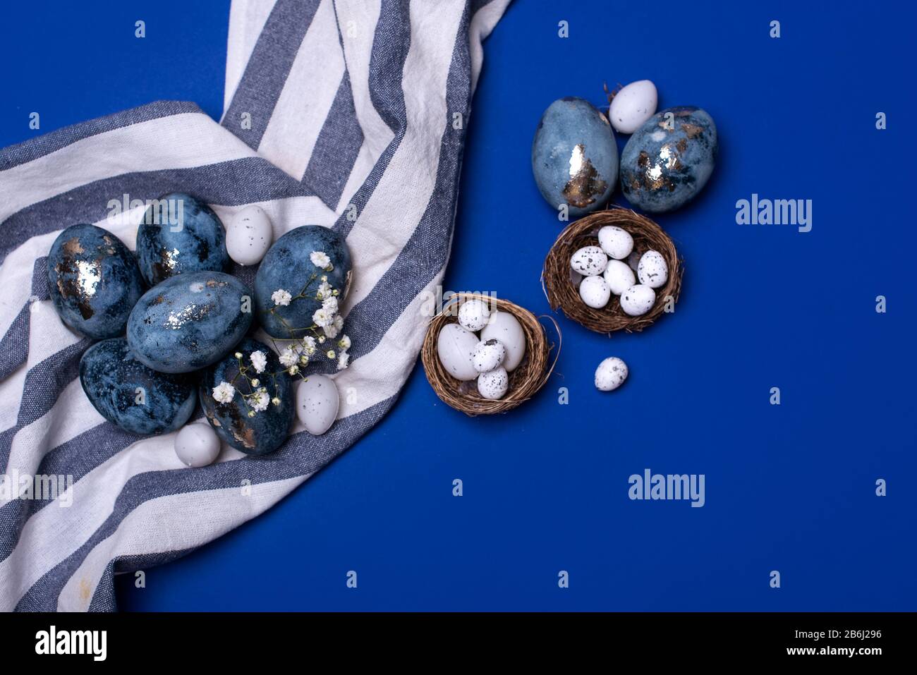 Frame background with robin blue eggs eggs with copy space for text ...