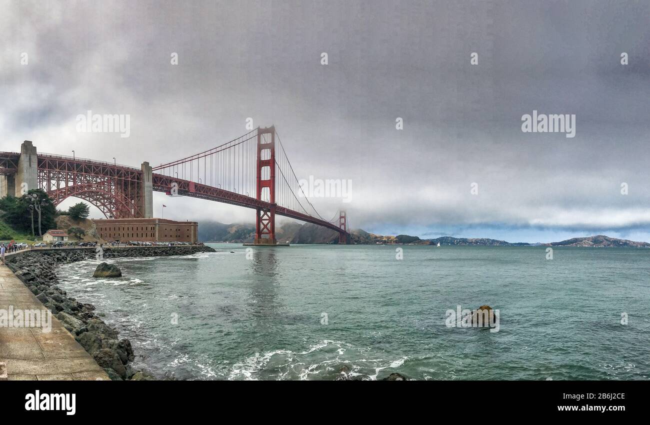Golden gate bridge foggy panorama hi-res stock photography and images ...