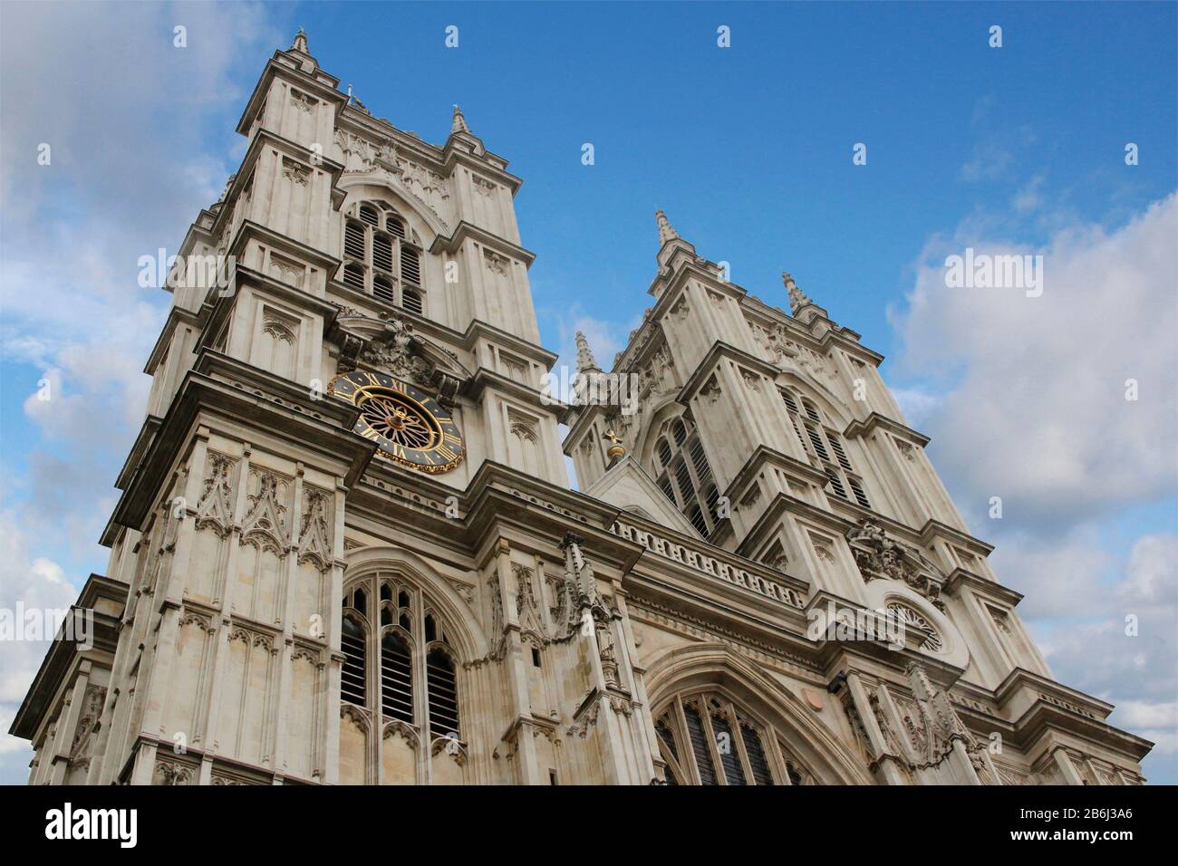Western facade of westminster abbey hi-res stock photography and images ...