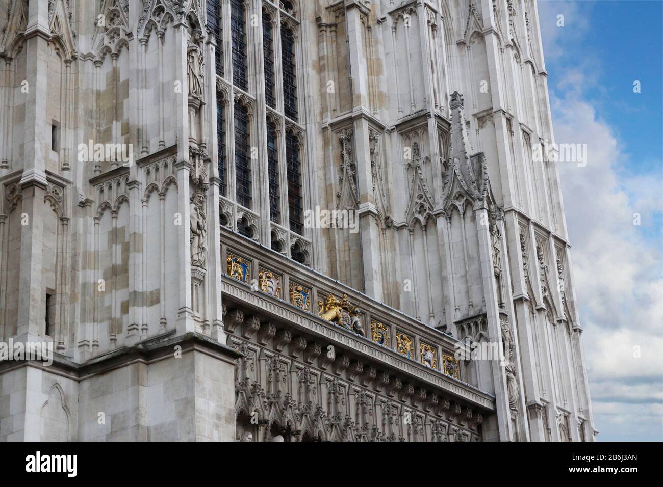 Western facade of Westminster Abbey with Gothic style in a sunny day ...