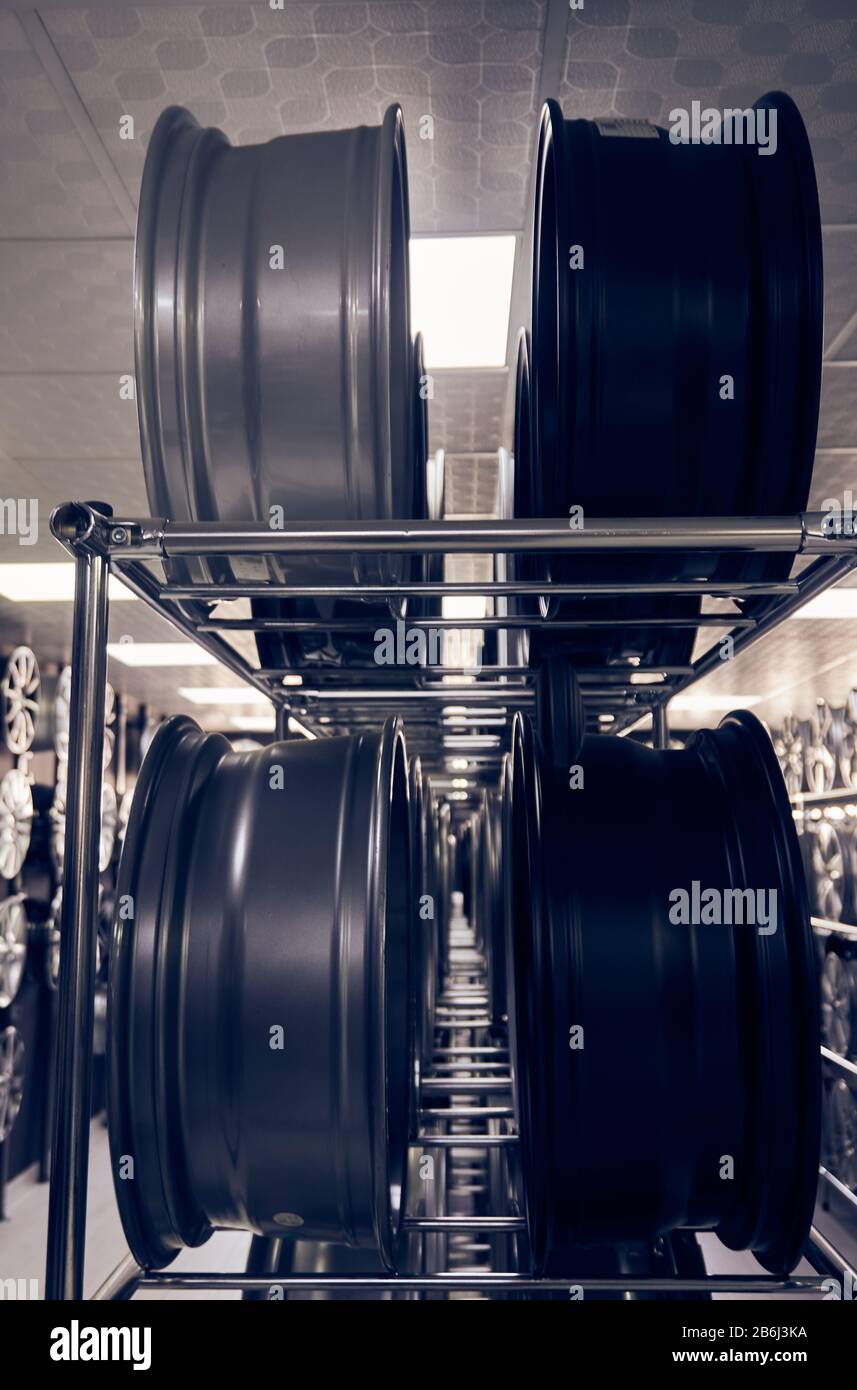 White alloy wheels hi-res stock photography and images - Alamy
