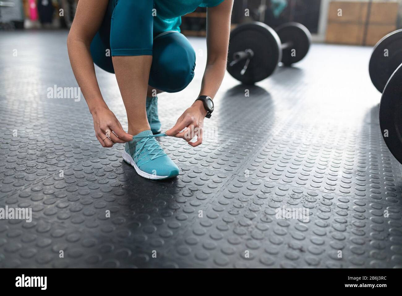 Woman in gym training hi-res stock photography and images - Alamy